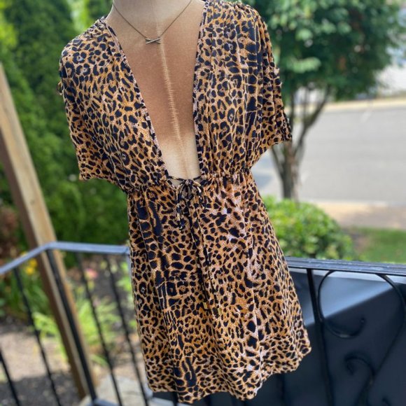 vix paula | Tops | Vix Paula Hermanny Leopard Deep Vneck Sz Small Top ...